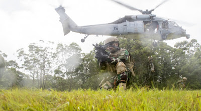 Garuda Militer: [Foto] Kopaska TNI AL Latihan Fast Rope Insertion ...