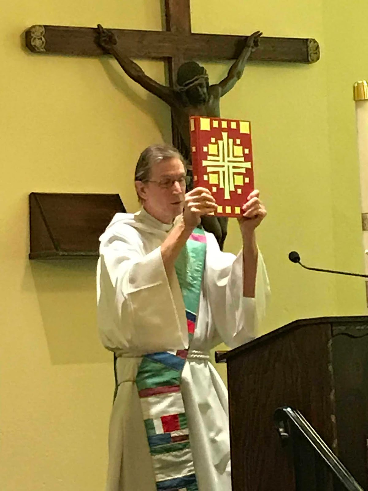 St. Elizabeth Catholic Church Blog: Fr. Larry, Assisted by Deacon Chris ...