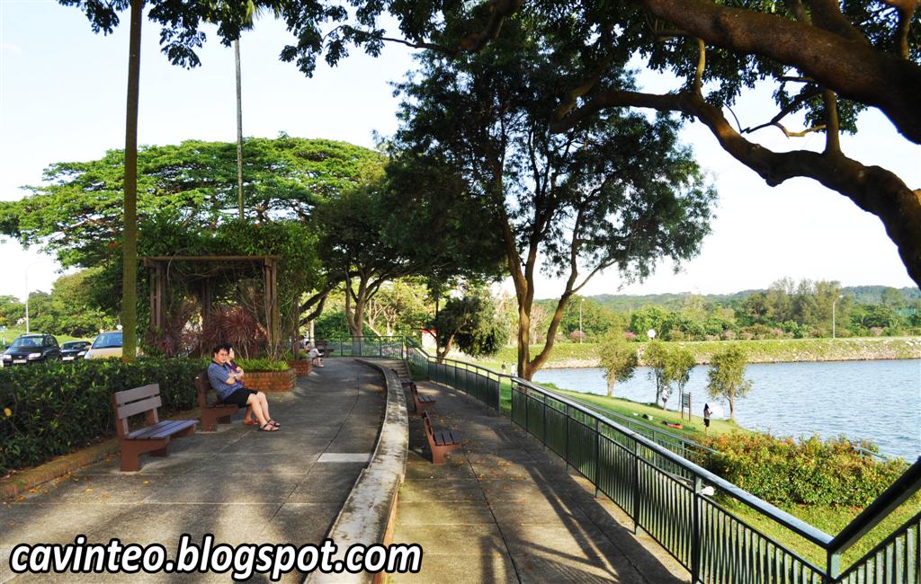 Entree Kibbles: A Walk Along Old Mandai Road