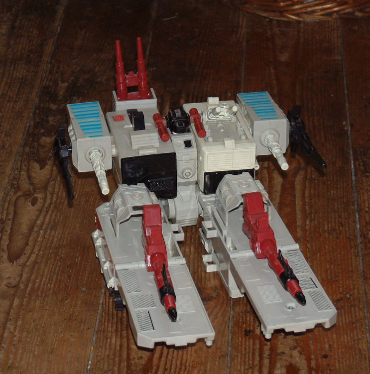 THE TRANSFORMERS: AUTOBOT CITY-METROPLEX