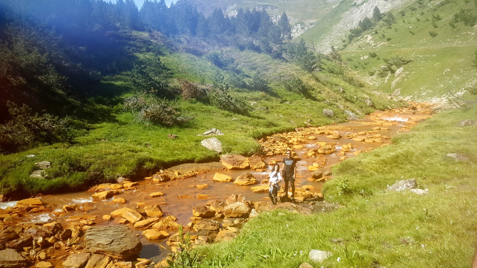Excursiones en la Val d'Aran: Riu Unhòla o río rojo