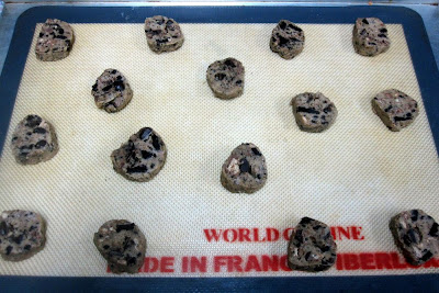 Happy Go Marni: Oreo Kit Kat Chocolate Chip Cookies | Baking, Recipes ...