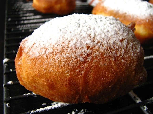 two foodies & a pup: Nutella Stuffed Beignets