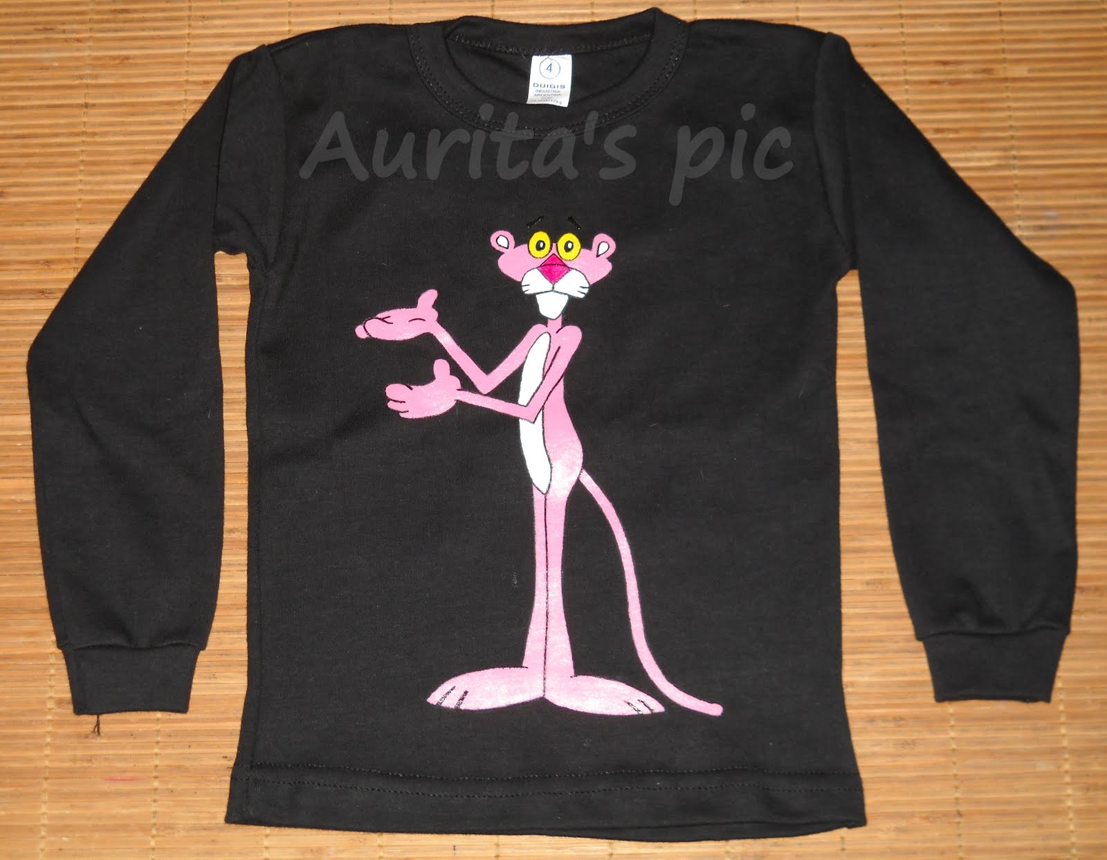 AURITA: La pantera rosa. Camiseta pintada a mano.