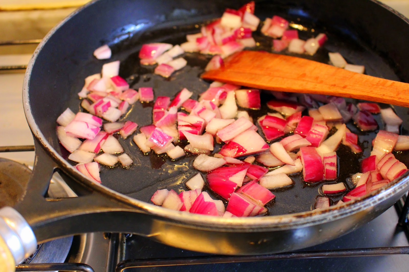 Sopa oriental de pak choi y setas shiitake (receta casi vegana)