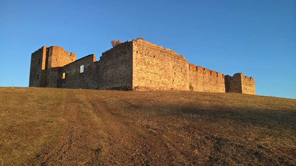 O melhor Alentejo do Mundo: Castelo de Valongo ( Évora )