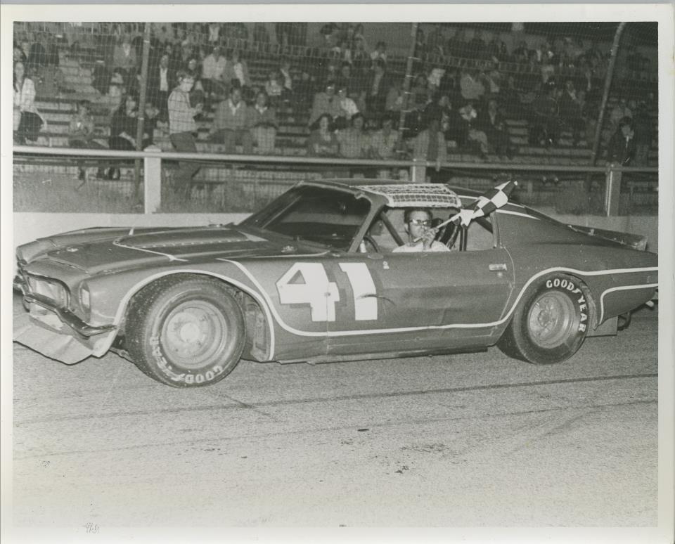 Asphalt Aspects-Dirt Digest: Cloverleaf Speedway Memories