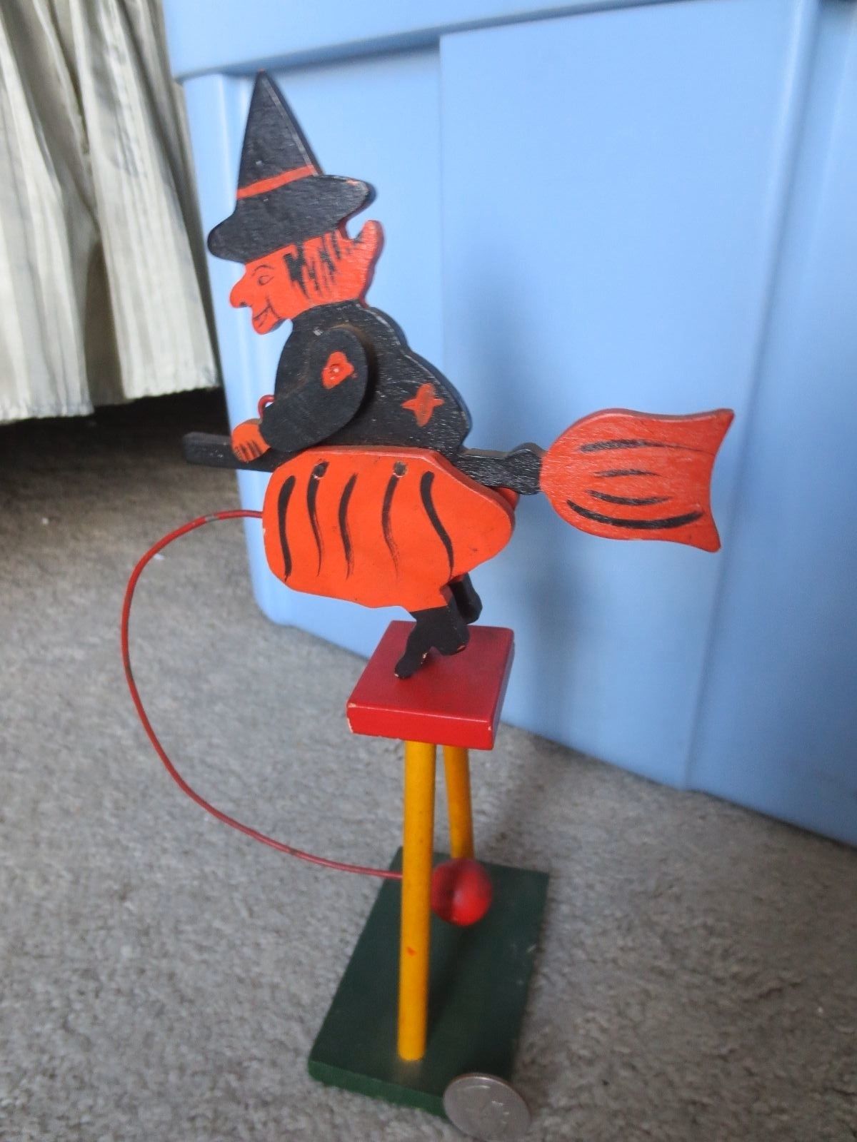 Halloweeniana: Vintage 50s Balancing Witch Toy