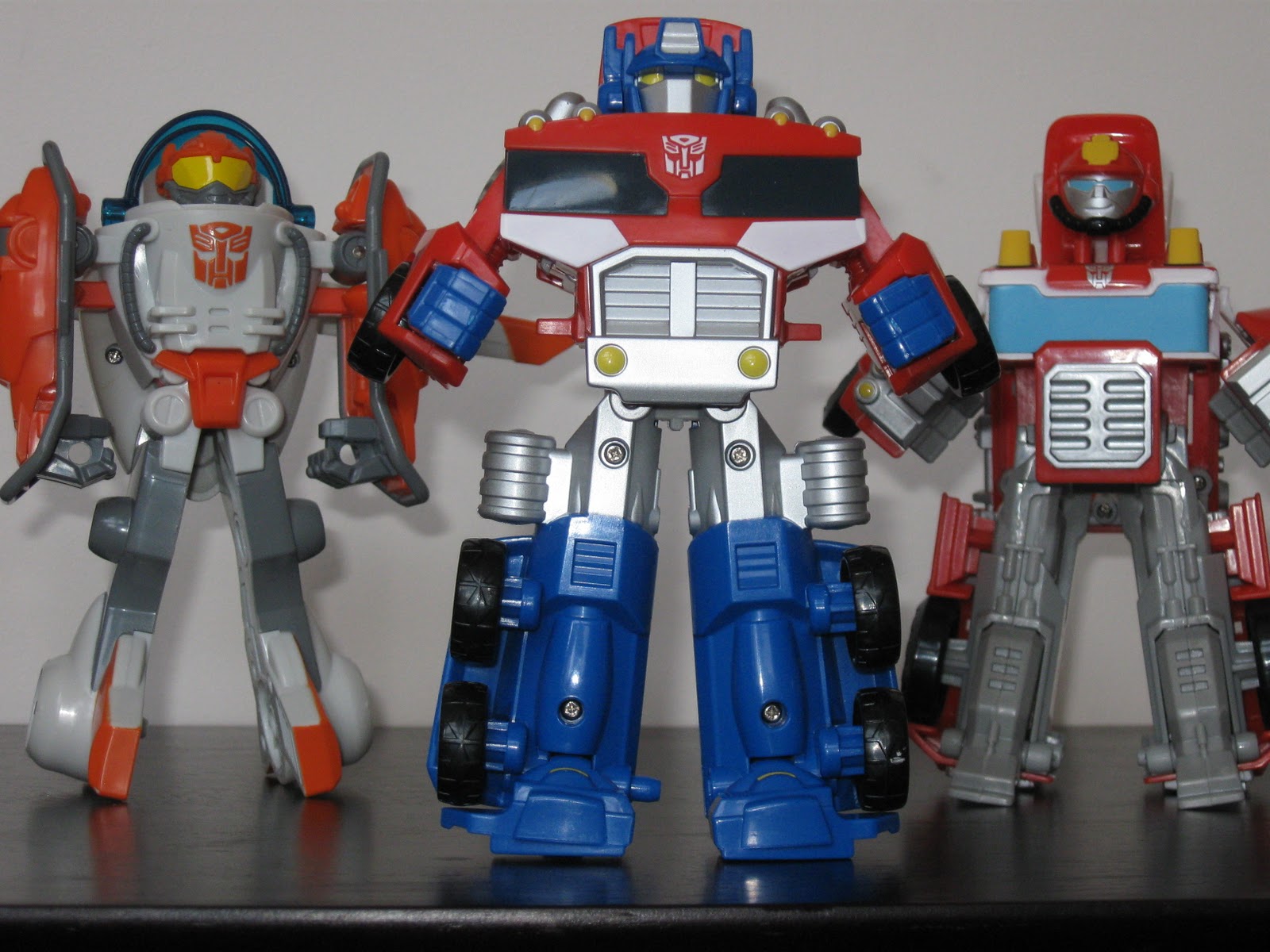 The Toyseum: Transformers Rescue Bots - Optimus Prime, Heatwave & Blades