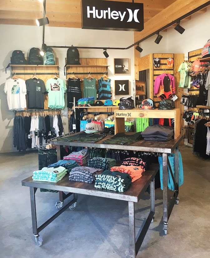 Dress To Impress Ibiza: Surf Lounge Ibiza