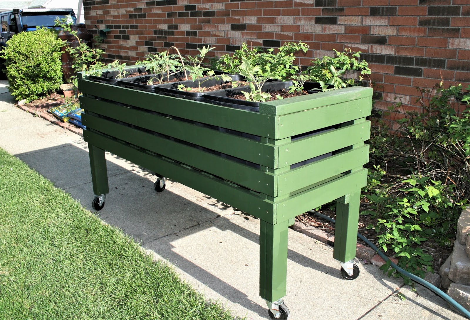 Natascha's Inspirations: Newly Built Mobile Planter