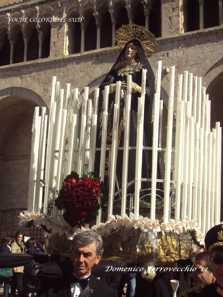 Voci e colori del Sud: La processione della Desolata a Bitonto