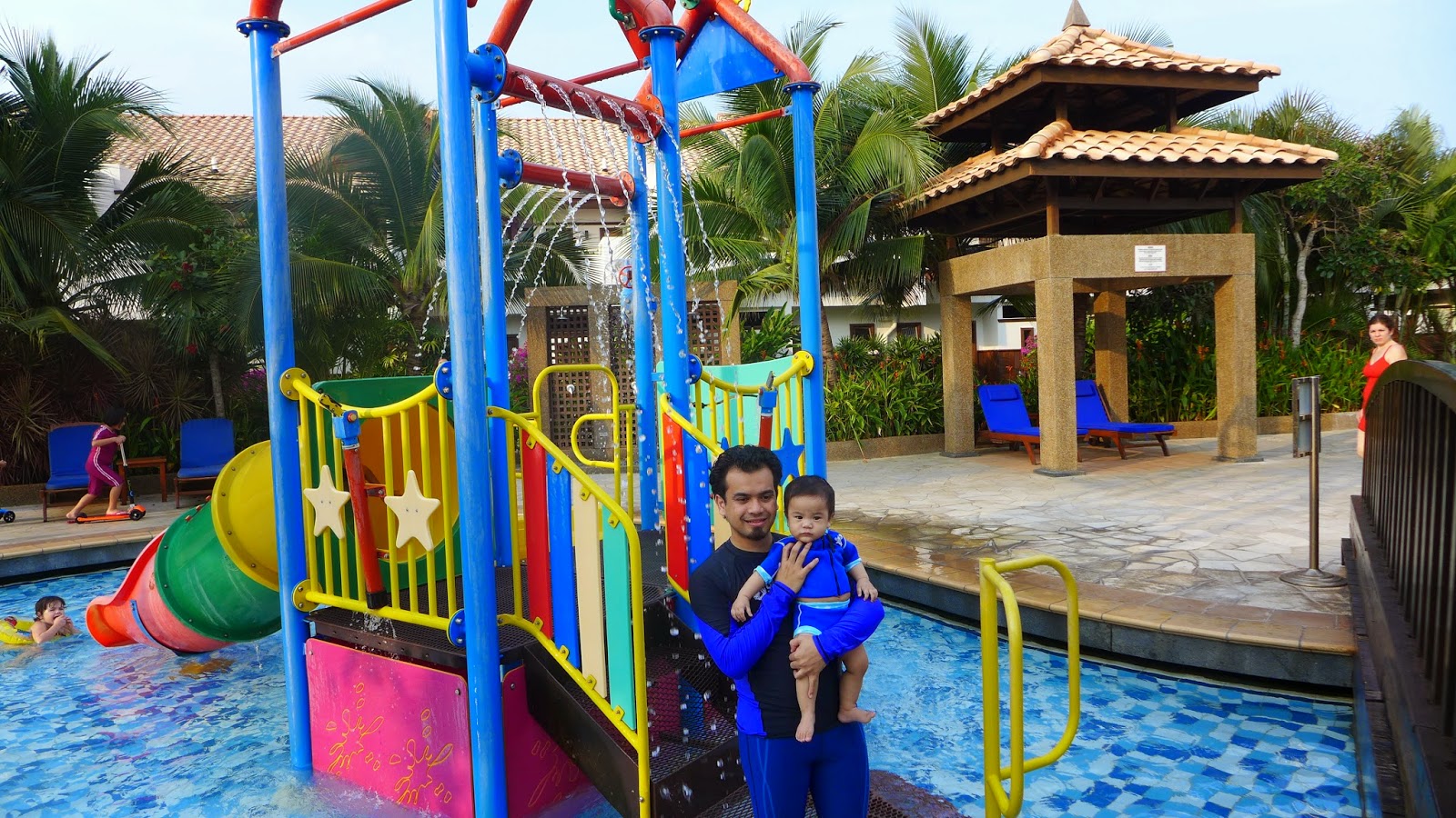 Kelas Tambahan Baby Berenang Di Swimming Pool Grand LEXIS, PD - UntOngLAAA.