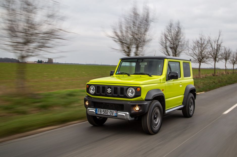 Suzuki Jimny vs. Mercedes G-Class: the dinosaurs of modern times ...