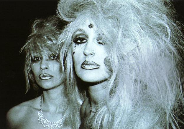 Little Violet Ribbon: KAHN & BELL