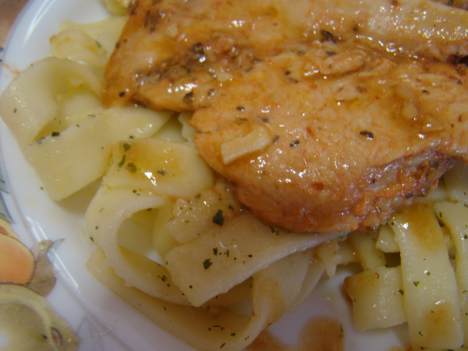 Bons Petiscos: Bifes de frango na frigideira em molho aromático