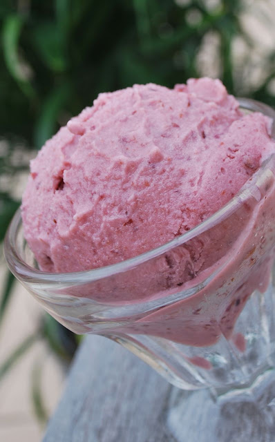 Scrumpdillyicious: Homemade Black Cherry Gelato