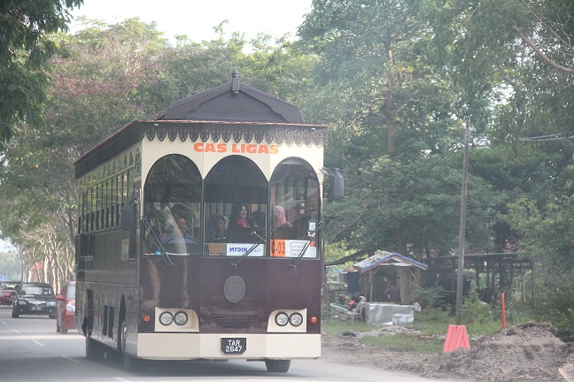 Gerbang Maya: BAS BANDAR DI TERENGGANU TONJOL CIRI-CIRI TRADISIONAL