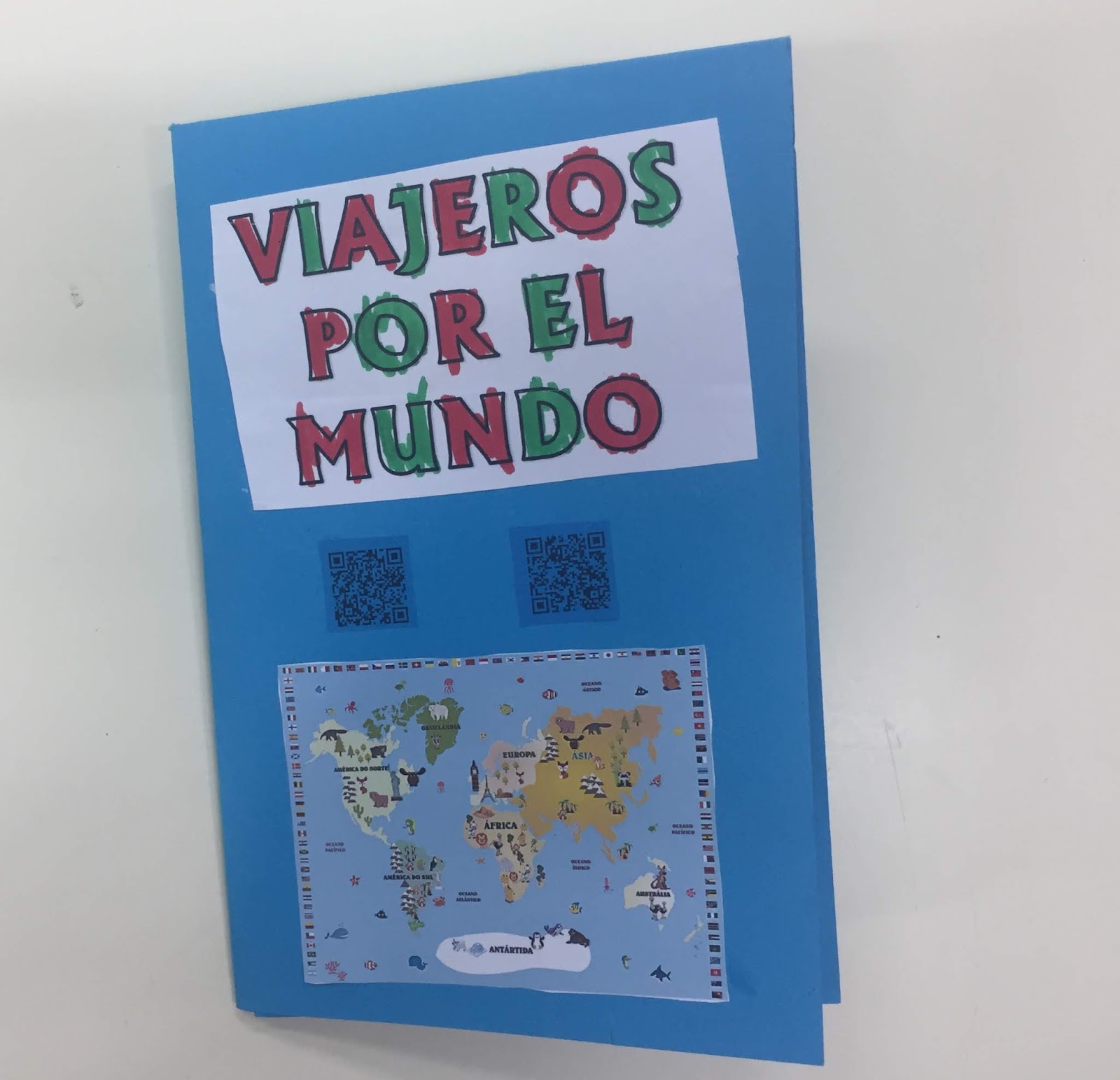 LIBRO PÓSTER "VIAJEROS POR EL MUNDO"