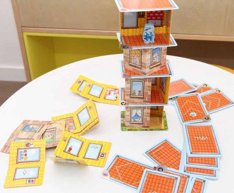 Immaculúdica: [ABJ] Jugamos a construir una torre en Tutoría