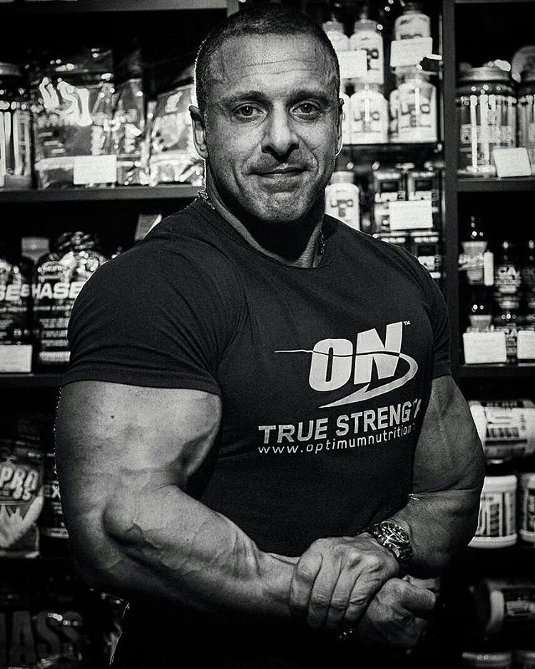 LA PERFECTION FAITE HOMME