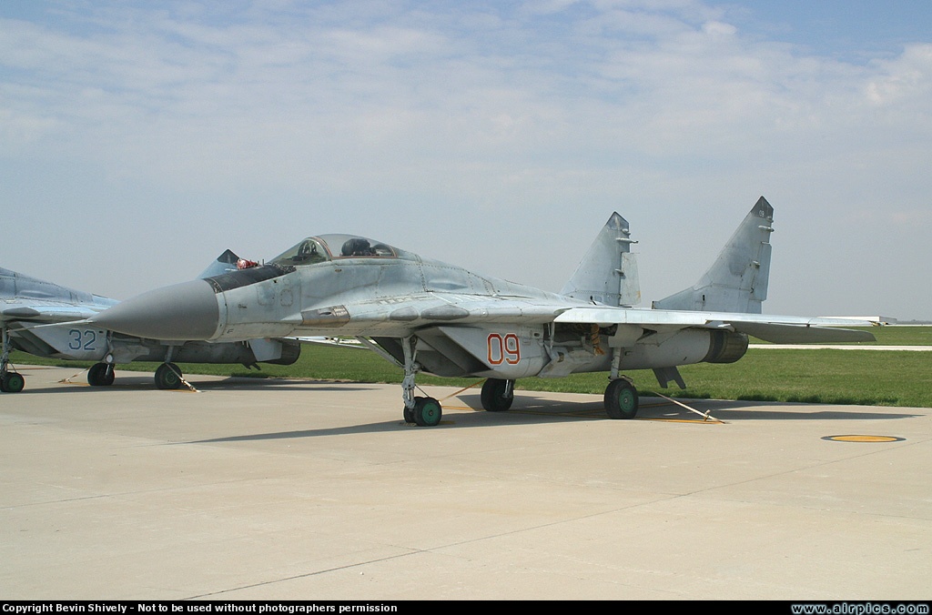 Groom Lake Red Eagles: MiG-29s in the US