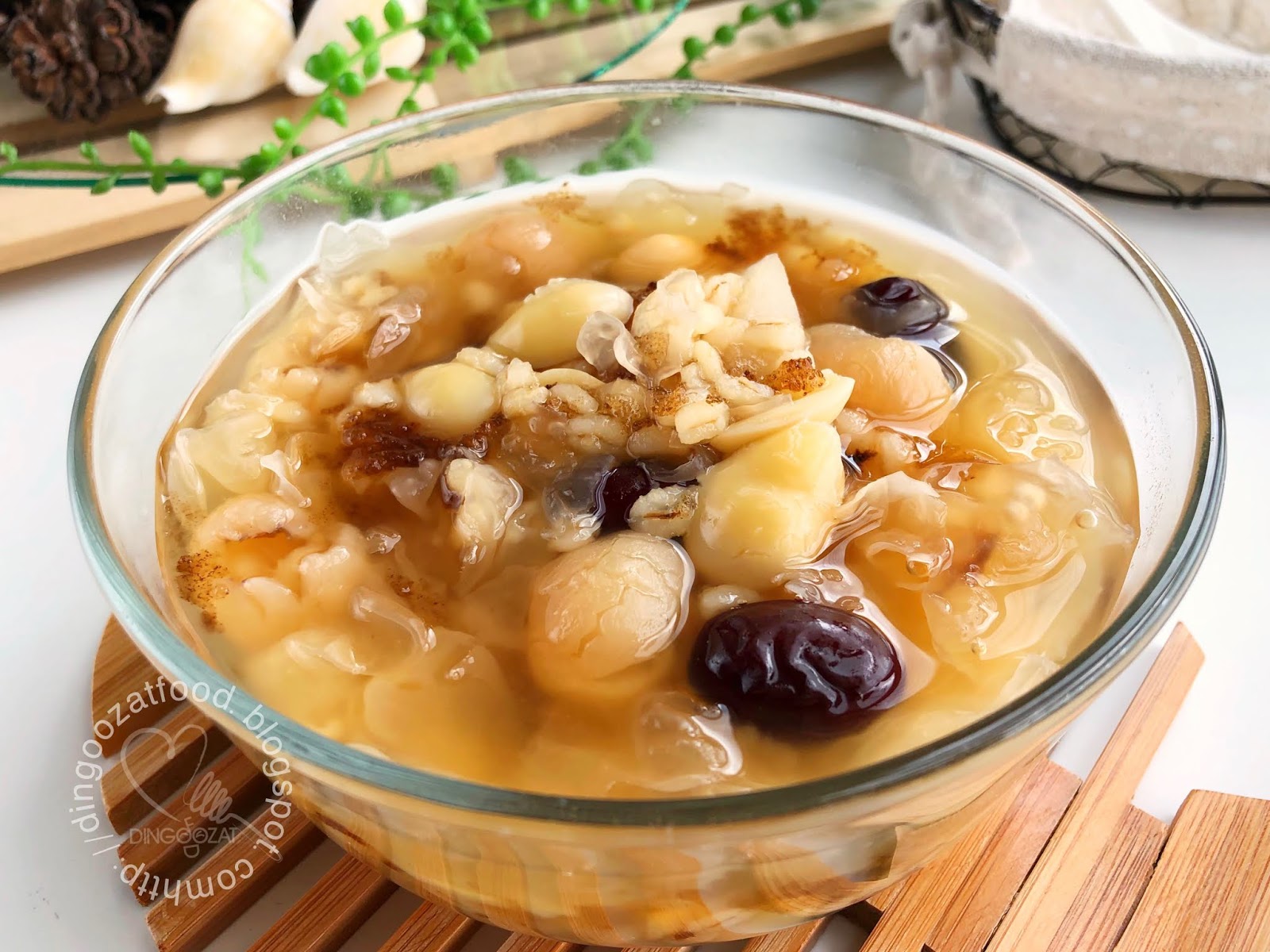 Miki's Food Archives : Cheng Tng Dessert aka Ching Bo Leong 清汤／清补凉