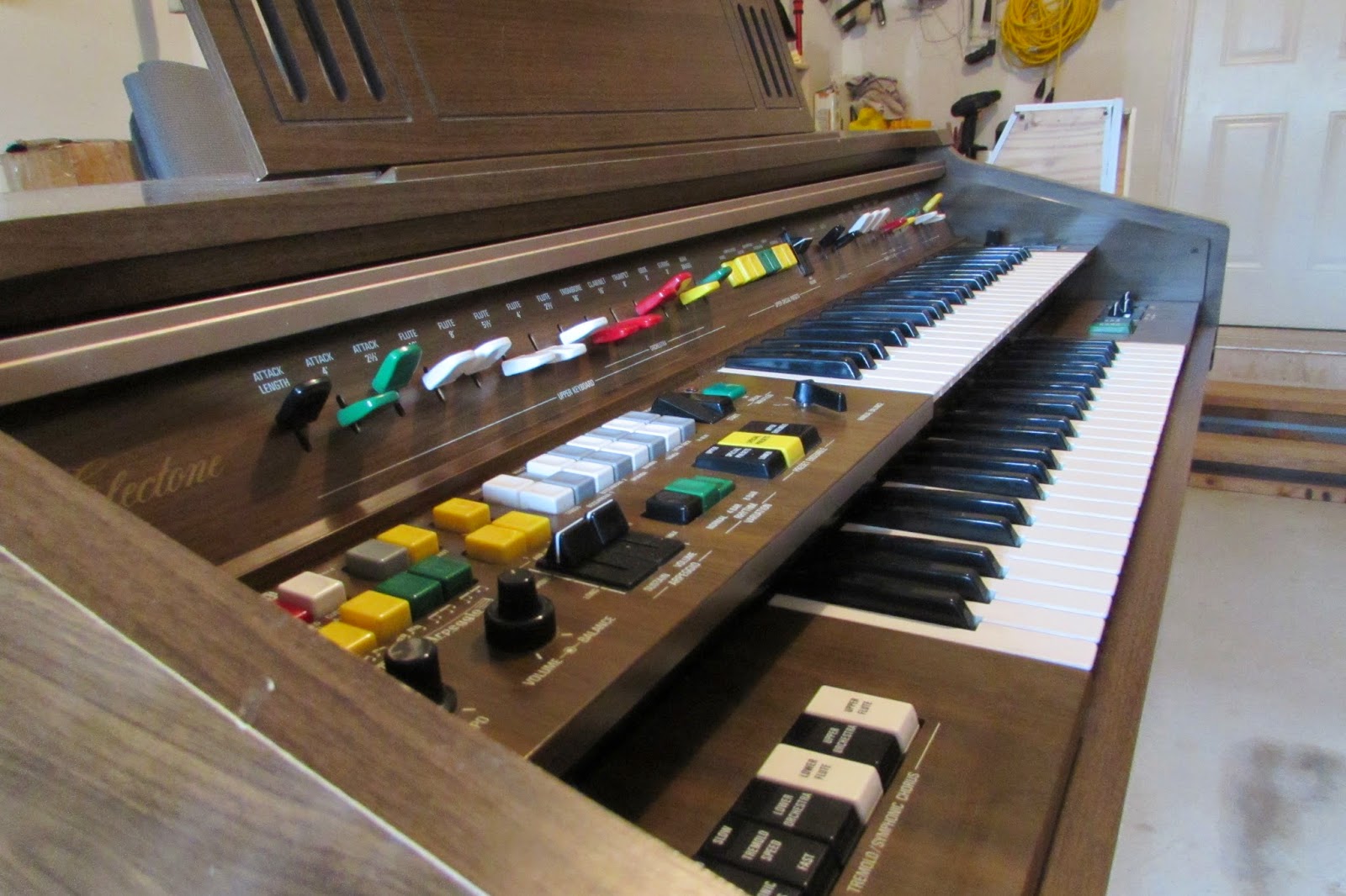 TōnFerns - A Nostalgic Journey (Tony Fernandes): Yamaha Electone B35n