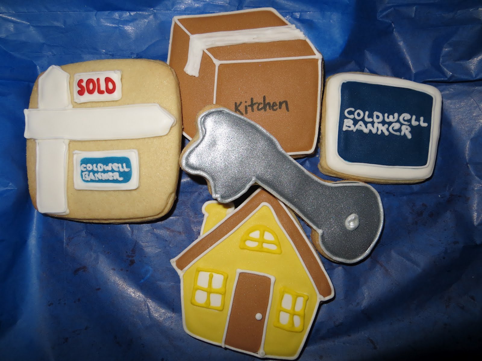 CAKES AND MORE: Moving cookies