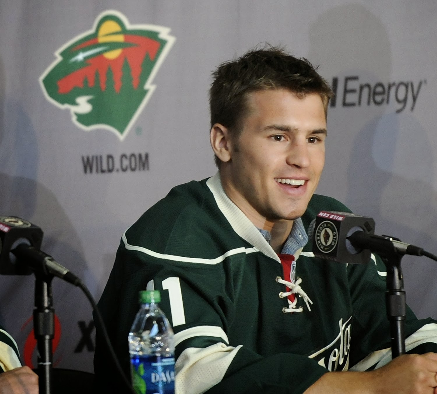 HOCKEYPUCK DELUXE: ZACH PARiSE - U.S.A. HOCKEY TEAM