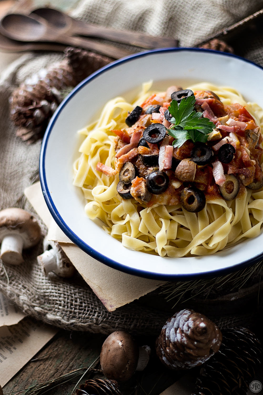 Pasta boscaiola, cuando el otoño acompaña a tu plato de pasta - Jaleo ...