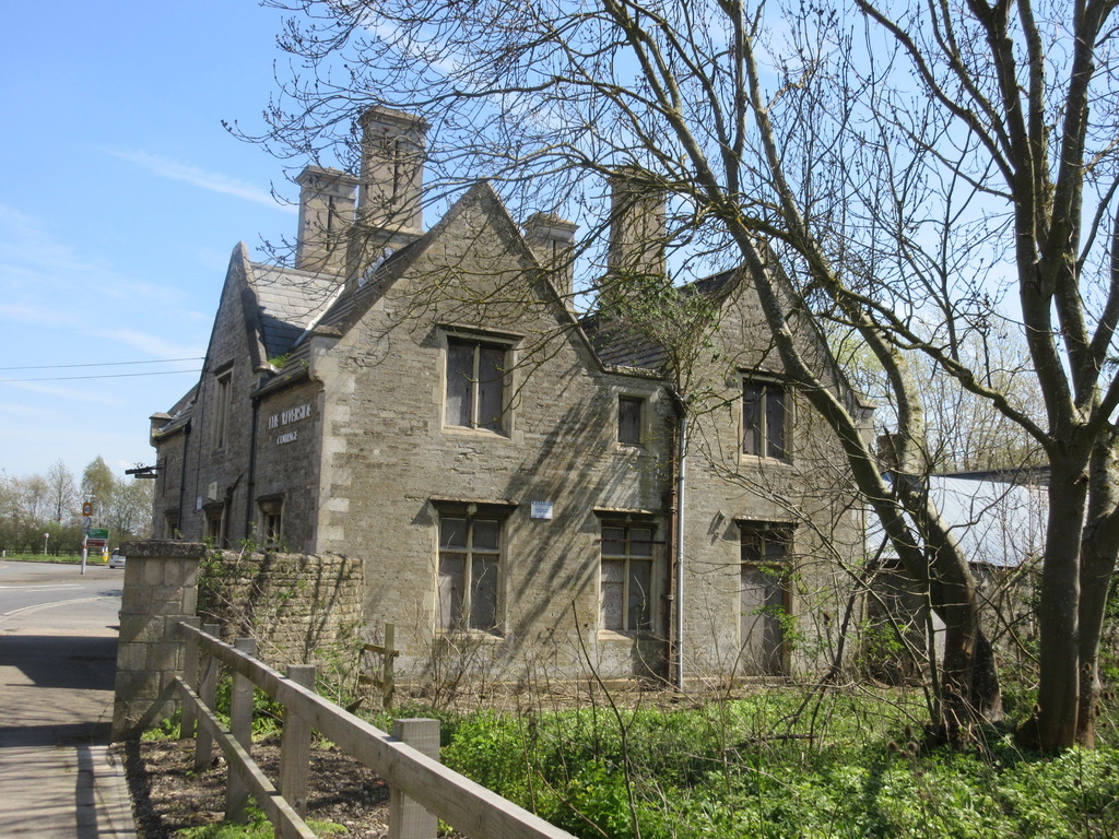 Liberal England: The derelict Riverside Inn, Oundle