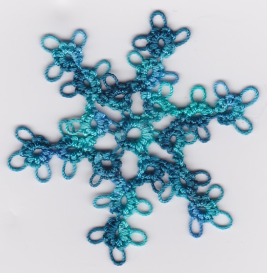 Tatting and not a lot else!: A teeny tiny snowflake pattern!