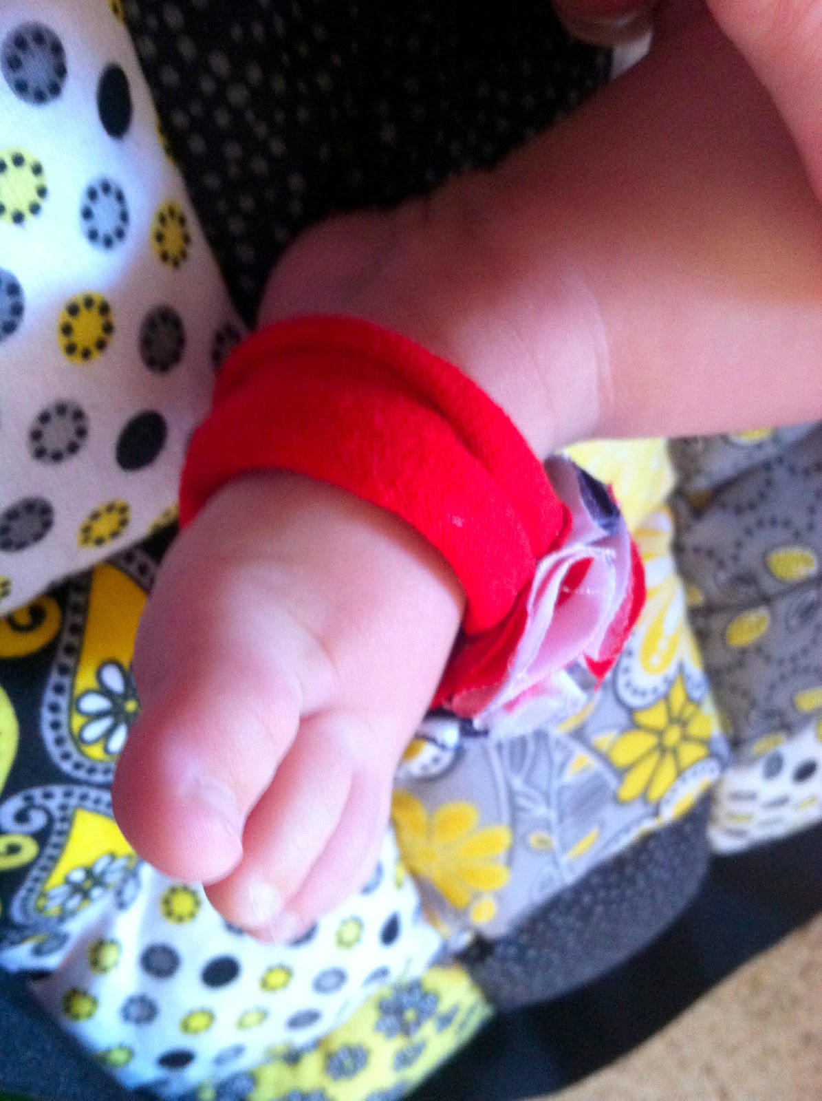 getting crafty} DIY Baby Barefoot Sandals Tutorial {10 minute craft!}