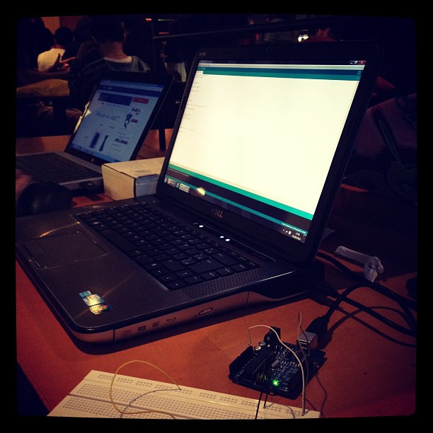 Arduino Stringless Guitar: Maio 2012