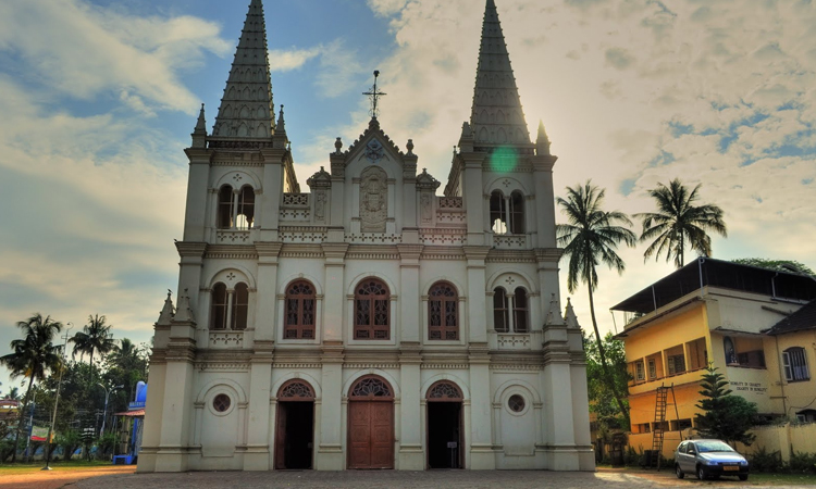 Aao Dekhe Duniya ki Khubsurti: Top 10 Most Popular Churches in Kerala