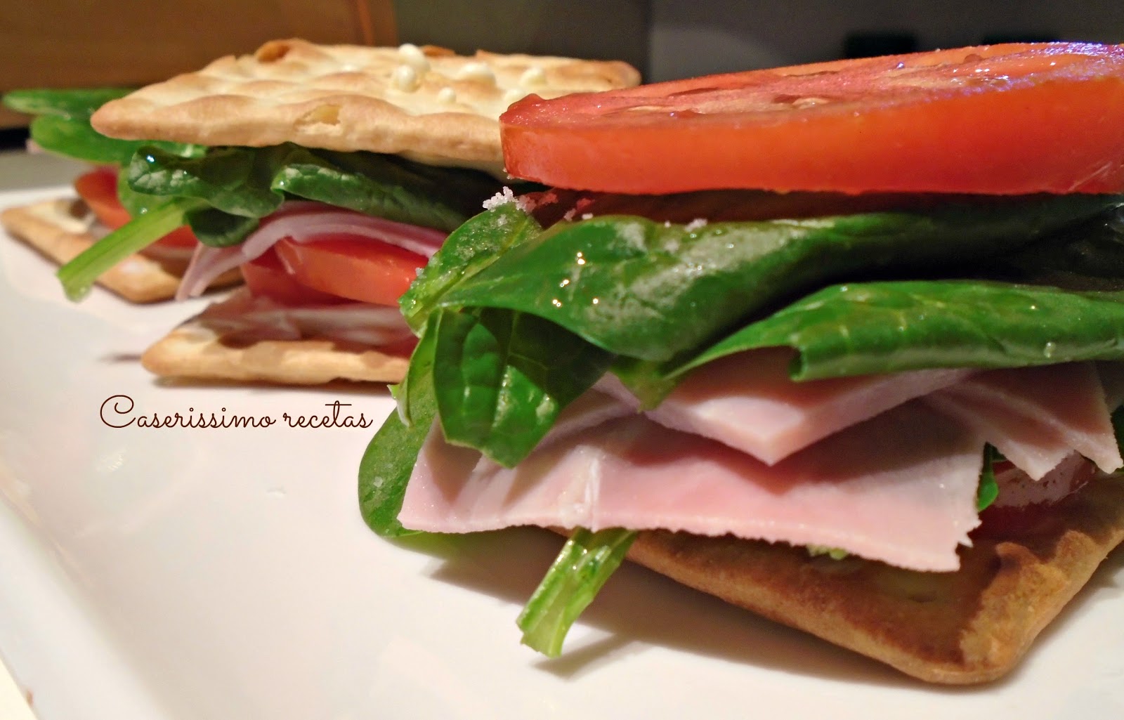 SÁNDWICH DE TOMATE, JAMÓN Y ESPINACA | Caserissimo