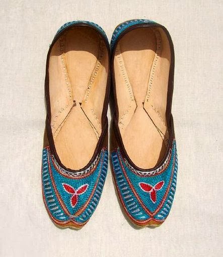 Style Dhoom: Latest Multani Khussa Pakistani Women's