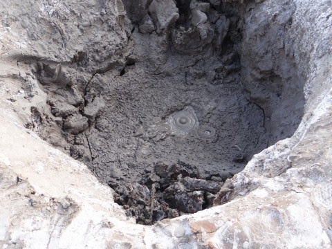 Walkabout With Wheels Blog: Visiting the Mud Pots & Geothermal Mud ...