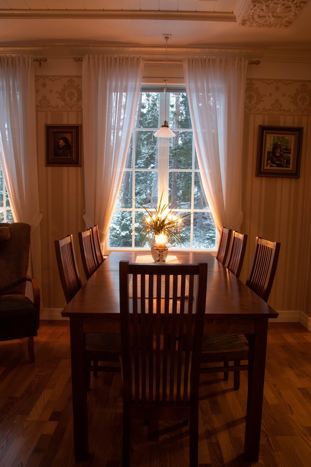 Kanneli: Neulottu vauvan lakki ja villasukat