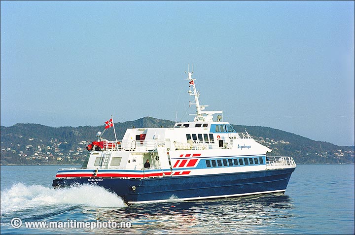 MARINA MERCANTE URUGUAYA: HSC Colonia Express, 2006 Colonia Express S.A.