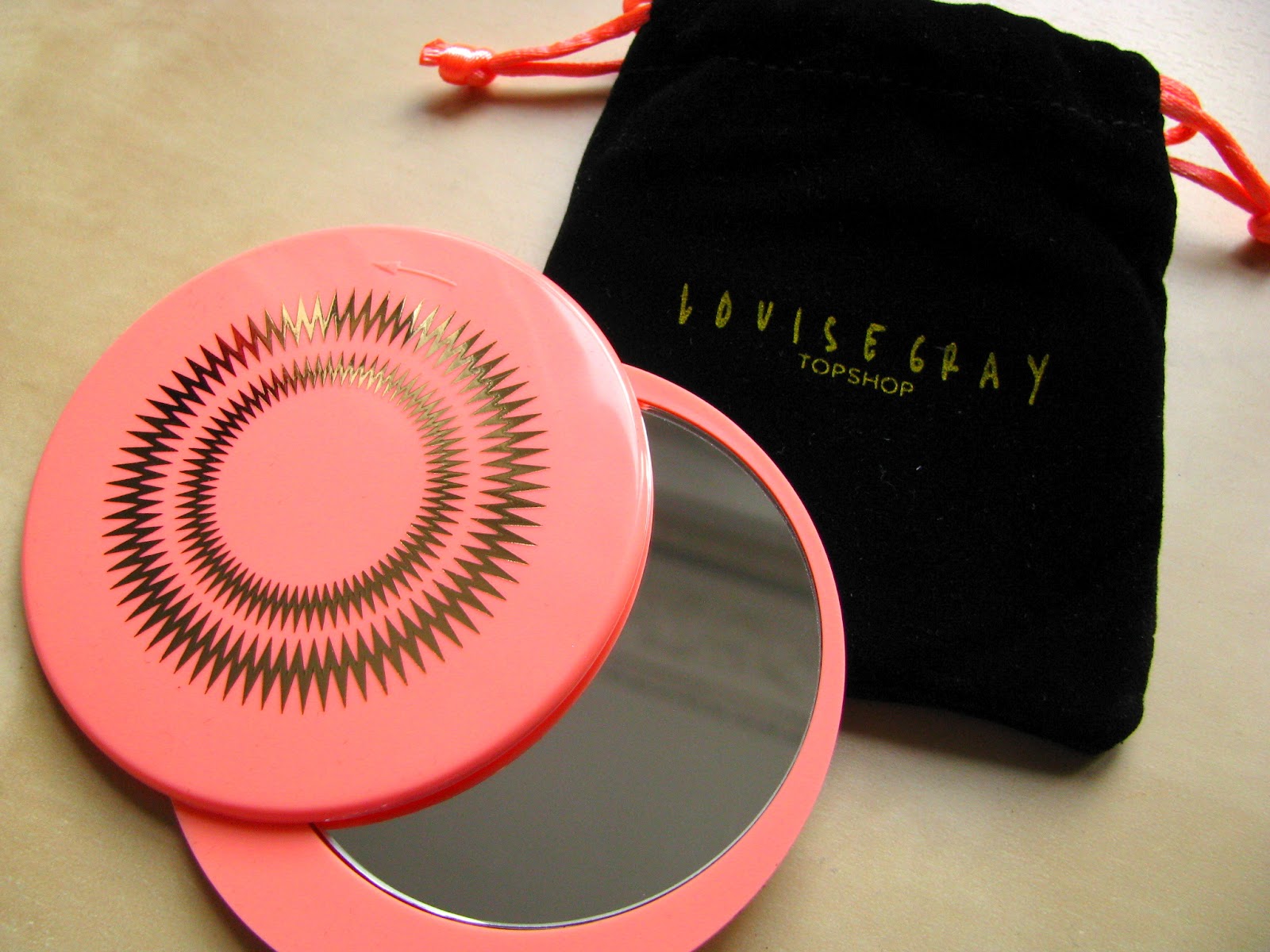 Show me your mirrored compacts! I want to see the unique compacts you ...