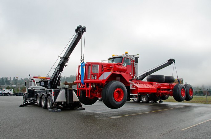 DIECIOCHO RUEDAS: LA BESTIA… KENWORTH 963…