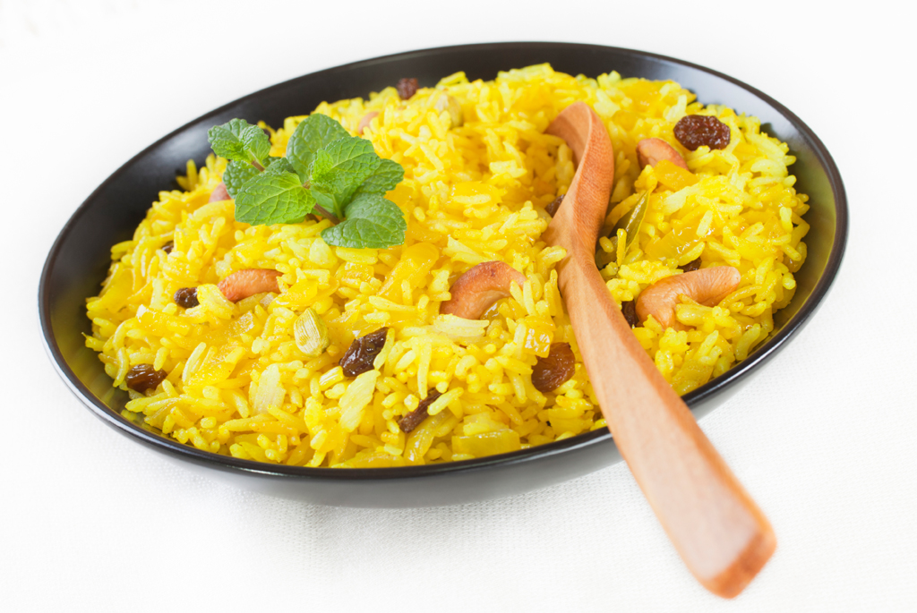 APRON AND PANS - SOUTH AFRICAN YELLOW RICE