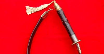 Benda Bertuah: Pedang Sabuk Samurai Kuning Emas