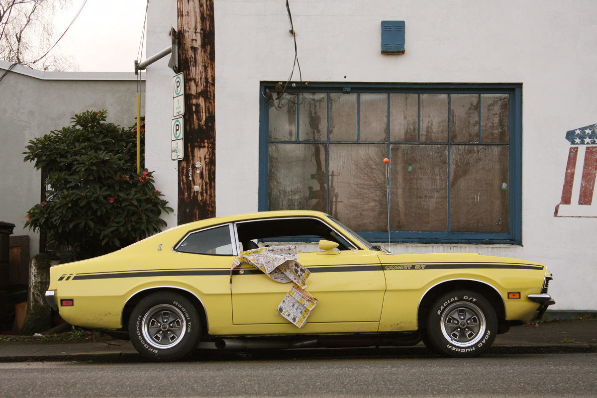 OLD PARKED CARS.: 1972 Mercury Comet GT.