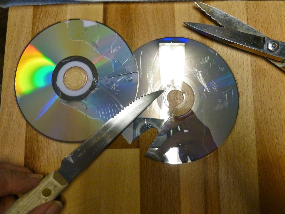 Make it easy crafts: Recycled DVD Mosaic Easter Egg Tutorial