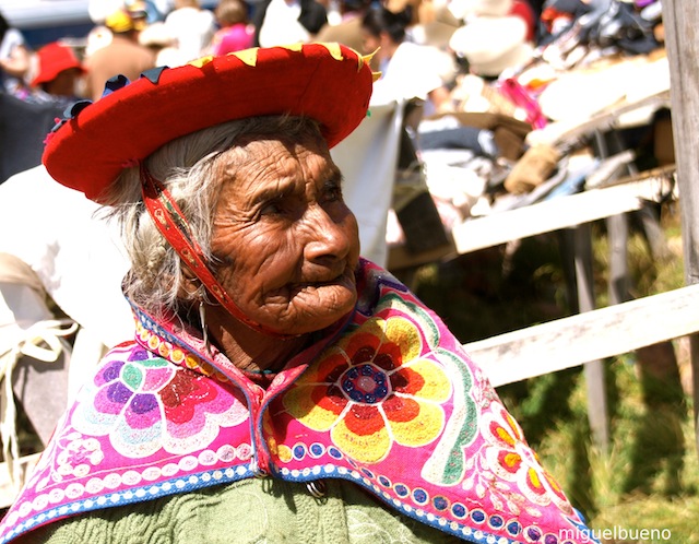 Piedra: Personajes andinos. Perú.