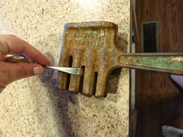 Iowa Farmerz Wife: How To Make Cabinet Handles From Silverware