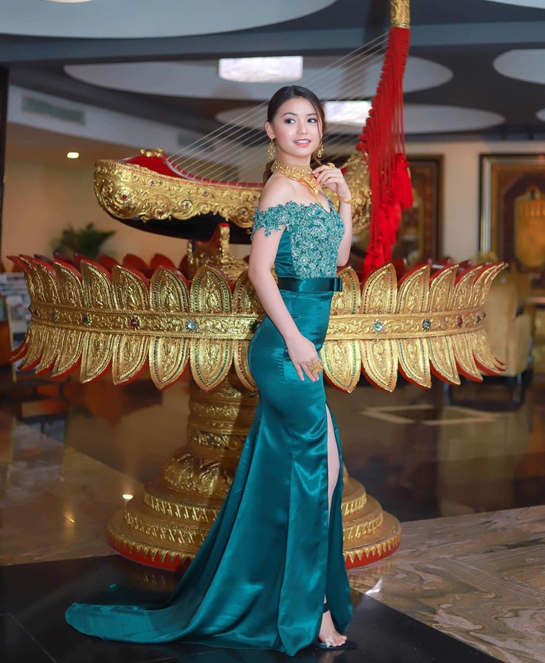 Khin Win War | Myanmar Famous Models